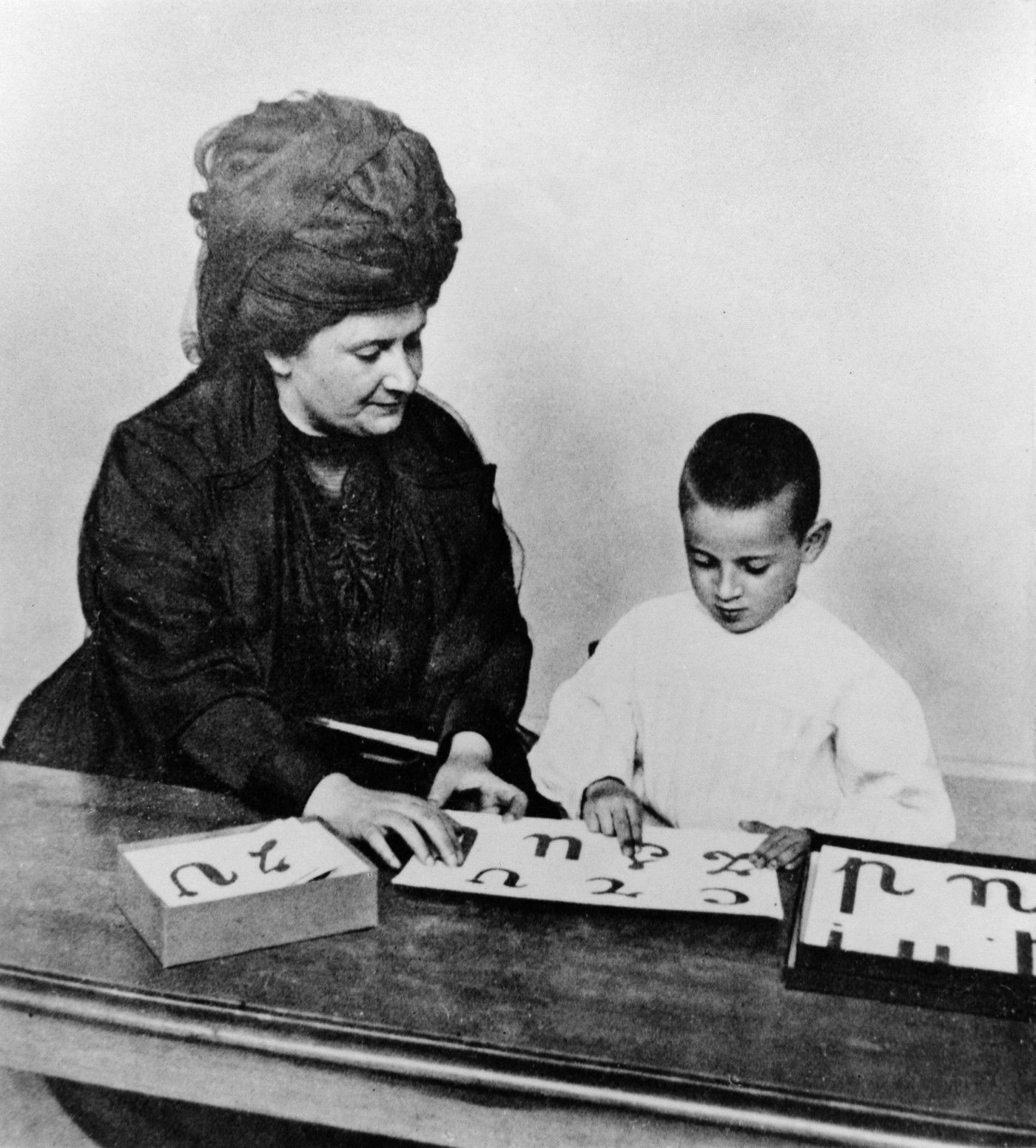 Maria Montessori Entstehung | Die Montessori-Bewegung – Brezelbruder